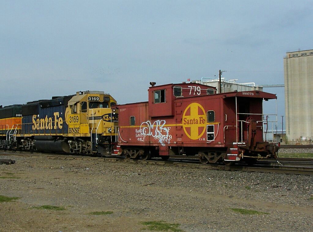 ATSF 999779 & BNSF 3169